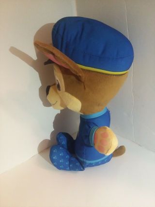 Spin Master Paw Patrol Chase Snuggle Up Musical Talking Light Up Puppy ...