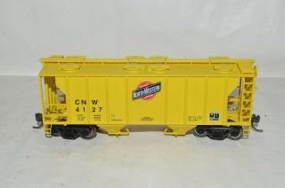 HO Atlas Chicago & North Western Ry Thrall 4750 Grain Covered Hopper ...